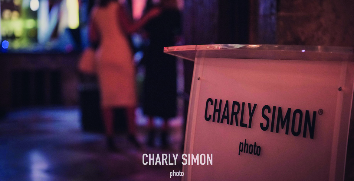 Montaje para Charly Simon - one2onemk mk & events